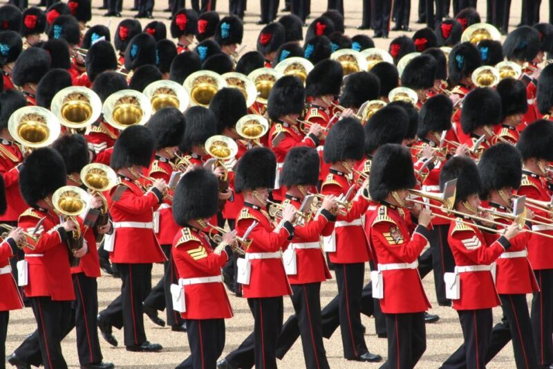 London: Buckingham Palace Changing of the Guard Guided Tour - Authentic Experiences and Authentic Guides