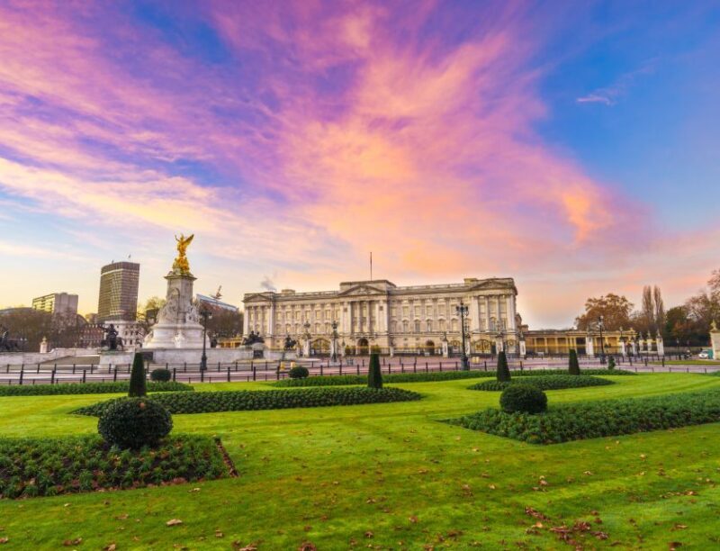 London: Buckingham Palace Ticket and Afternoon Tea Bus Tour - Key Points