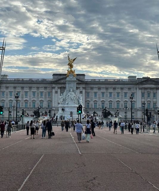 London: Buckingham Palace & Westminster Guided Walking Tour - An In-Depth Look at the Tour Itself