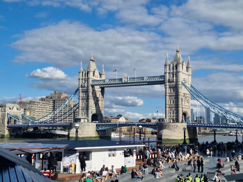 London by taxi: Highlights Tour in a real London Black Cab. - A Day in the Life: The Experience
