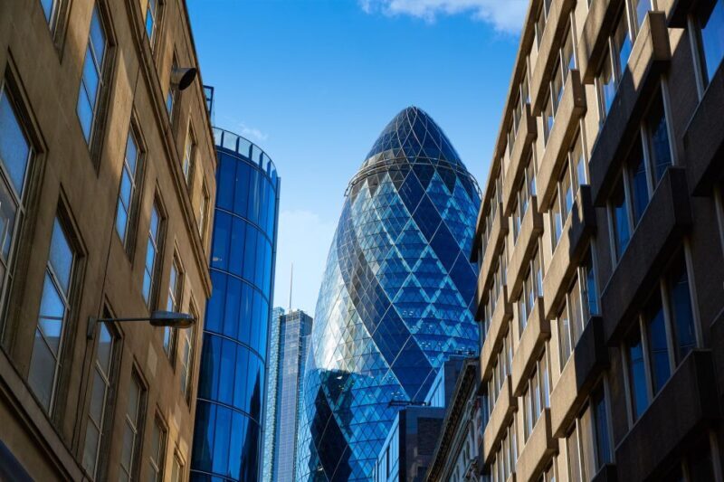 London: Capture the most Photogenic Spots with a Local - FAQs