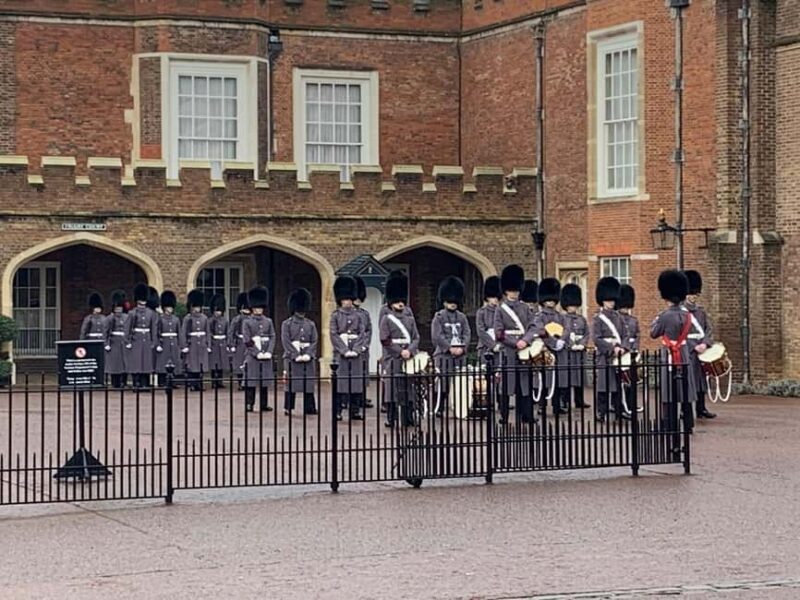 London: Changing of the Guard Experience with a Historian - Introducing the Changing of the Guard Experience with a Historian