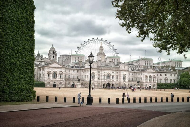 London: Changing of the Guard Experience with a Historian - Why This Tour Is a Great Choice