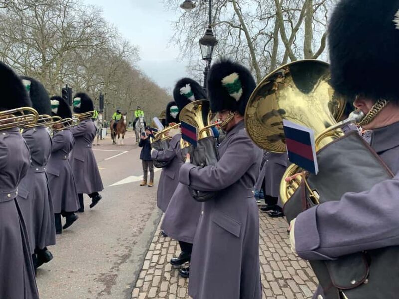 London: Changing of the Guard Experience with a Historian - FAQ