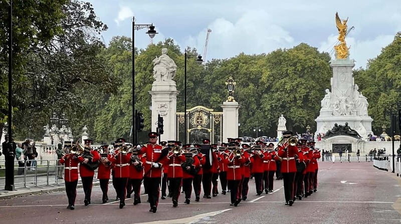 London: Changing of the Guard Group Walking Tour - What do travelers say?