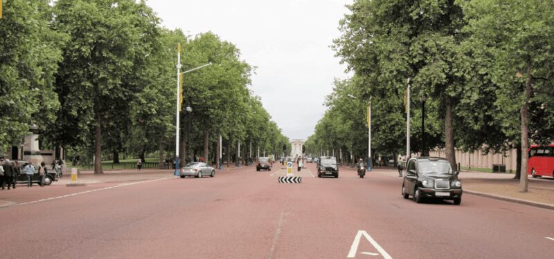 London: Changing of the Guard with a an APP - Who Should Consider This Tour?