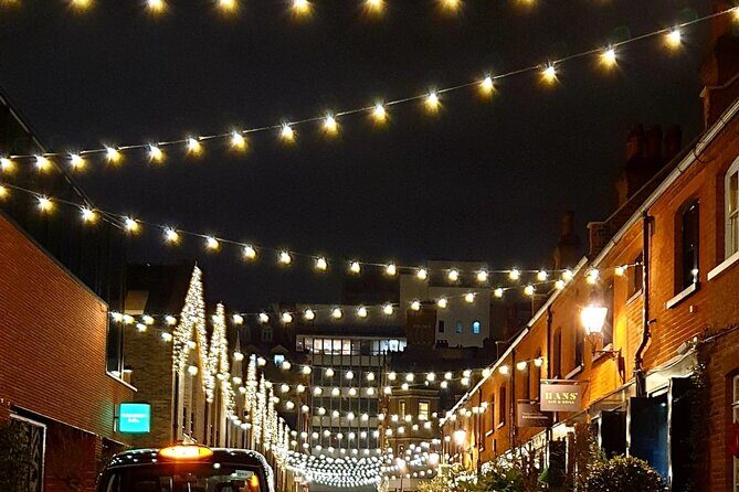 London Christmas Lights Private Tour by Traditional Black Cab - FAQs