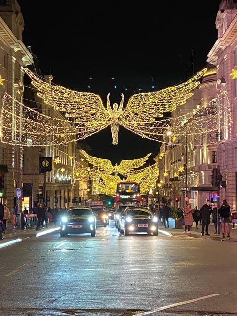 London: Christmas Lights Tour by Vintage Double-Decker Bus - The Allure of a Vintage Bus During the Holidays