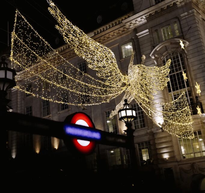 London: Christmas Lights Walking Tour - Detailed Breakdown of the Itinerary