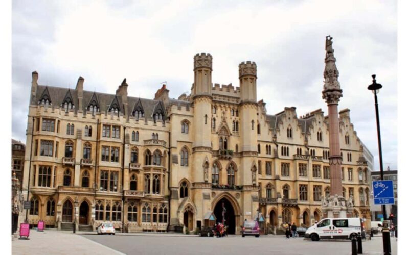 London: City Highlights Full-day Private Guided Tour - Exploring the Modern and Old London