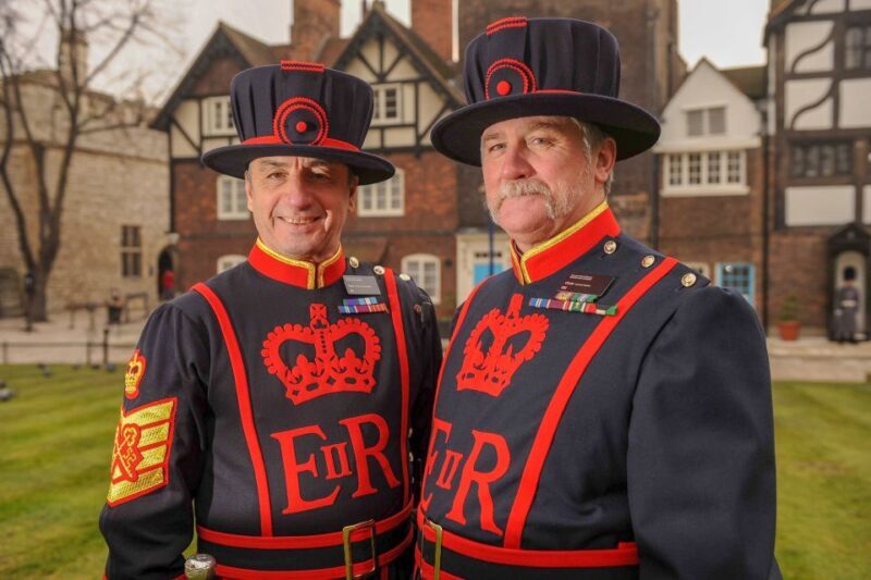 London: Crown Jewels Tour with River Cruise - Key Points: