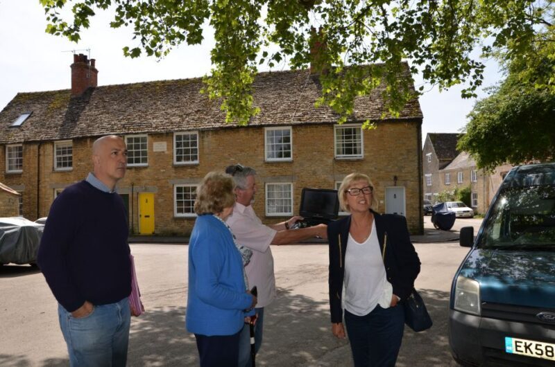 London: Downton Abbey Countryside Black Taxi VIP Tour - FAQ