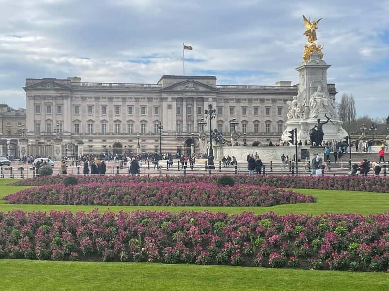 London: Essential Tour and Changing of the Guard - What You’ll Experience and Learn