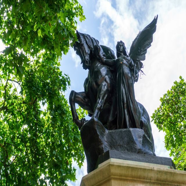 London Family-Friendly Walking Tour with Fun Activities - Key Points
