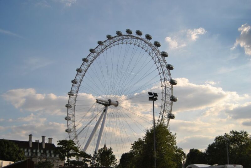London: Famous Landmarks of the City by Car - FAQ