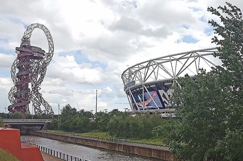 London Football and Stadiums Taxi Tour - The Experience: What You Can Expect