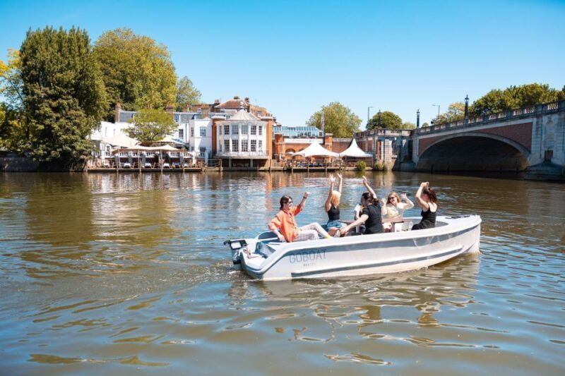 London: GoBoat Rental in Kingston upon Thames - Exploring the Experience in Detail