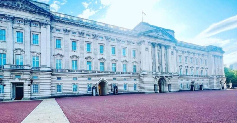 London: Guided Walking Tour with Changing Of The Guard - FAQ