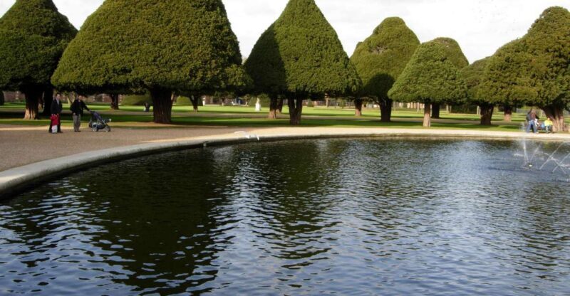 London: Hampton Court Private Guided Tour - Introduction