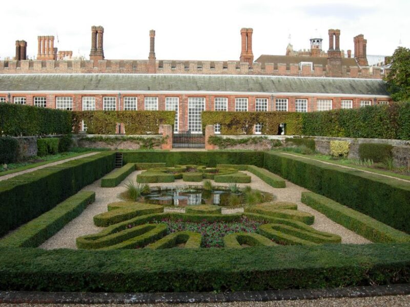 London: Hampton Court Private Guided Tour - Is This Tour Worth the Cost?