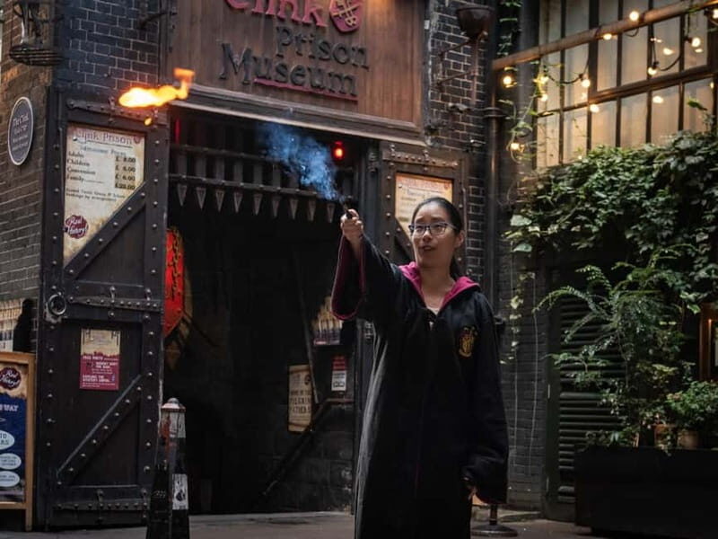 London: Harry Potter Deluxe Tour with London Eye & Dungeons - Who Will Love This?