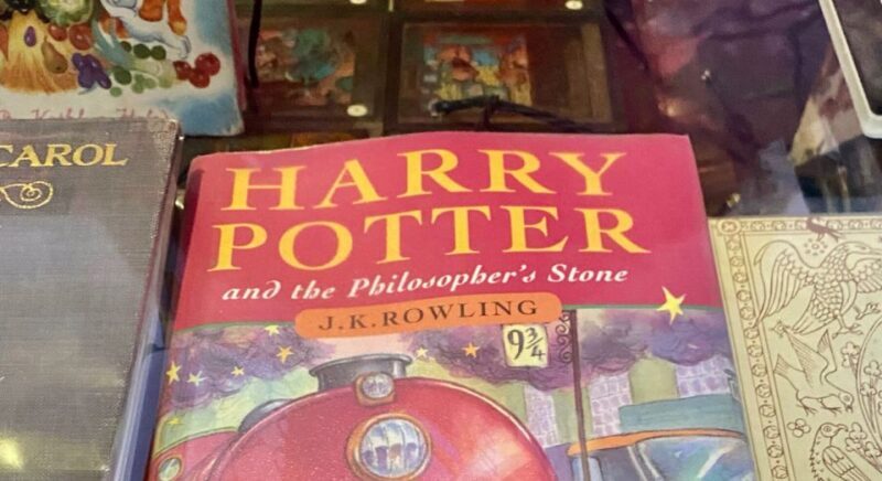 London: Harry Potter Walking Tour with Platform 9 3/4 - Key Points