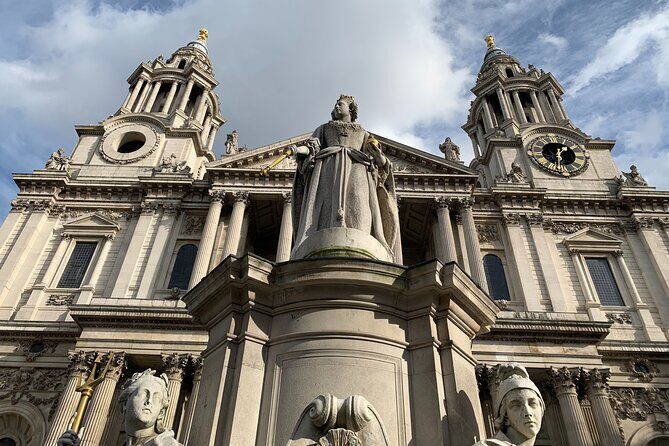 London Highlights Family-Friendly Walking Tour with Top Guide - St. Paul’s Cathedral and the City of London