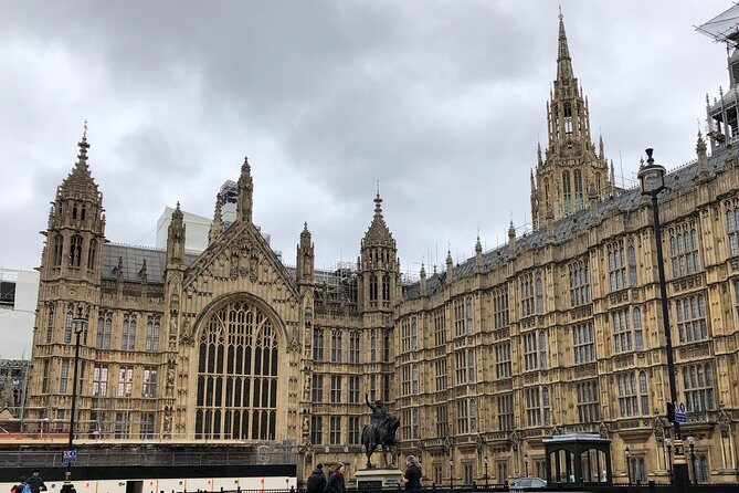 London Highlights Private Car with Driver Guide - What’s Included and What’s Not