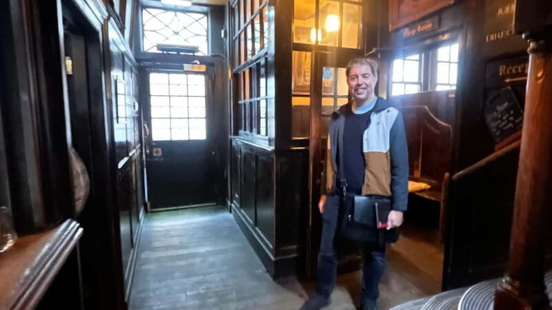 London: Historic Pub Walking Tour for Small Groups - Key Points