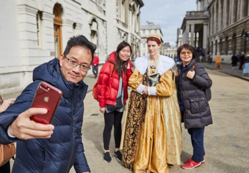 London: Hop-On Hop-Off 1 Day River Pass + Painted Hall - Key Points
