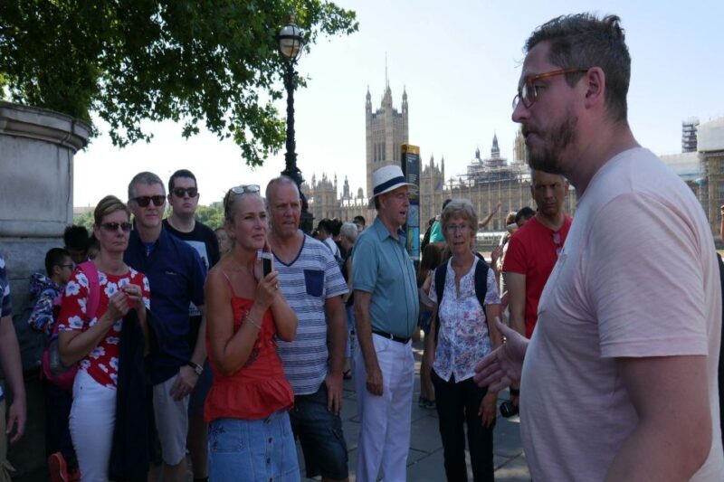 London: James Bond Filming Locations Bus Tour - Why This Tour Works Well