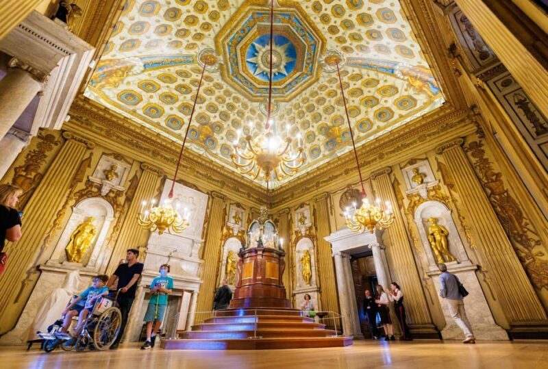 London: Kensington Palace Tour, Guard Change & Afternoon Tea - The Value of This Experience