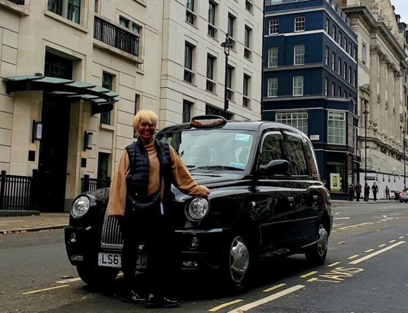 London: Monuments & Back Streets Guided Tour in Black Taxi - Exploring London in a Black Taxi: A Unique Guided Experience