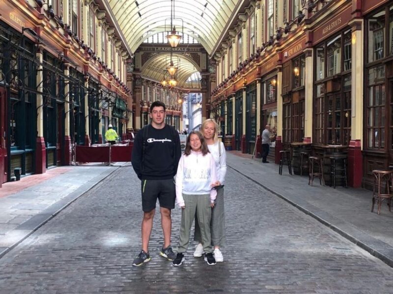 London: Monuments & Back Streets Guided Tour in Black Taxi - Authenticity and Insights: What Travelers Say