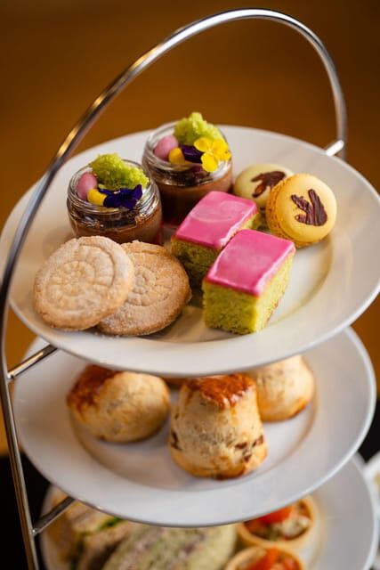 London: Natural History Museum Guided Tour & Afternoon Tea - Key Points