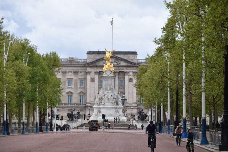 London: Private Beatles Taxi Tour - Key Points