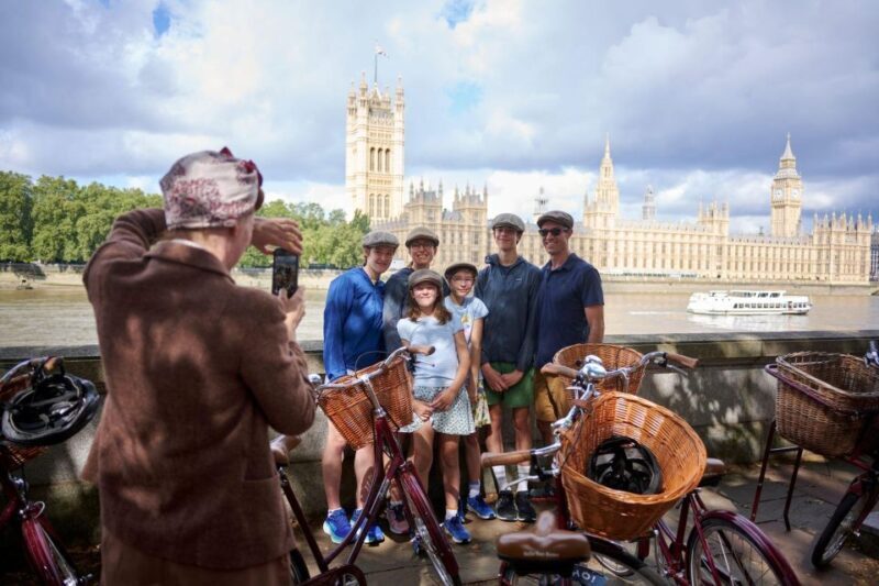 London: Private Family Guided Bike Tour with Childseats - The Ride and the Guides