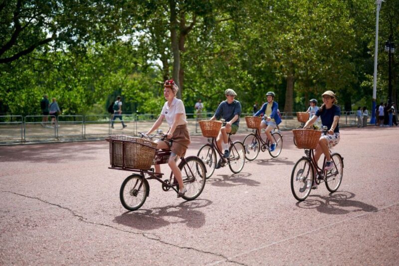 London: Private Family Guided Bike Tour with Childseats - Practical Tips for Families