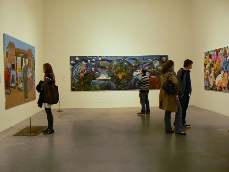 London: Private Guided Tour of the Tate Modern - The Atmosphere and Experience