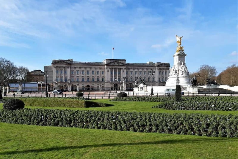 London: Private Highlights Taxi Tour - Hotel Pickup - Discovering London—A Tour in Two Parts: Driving and Walking