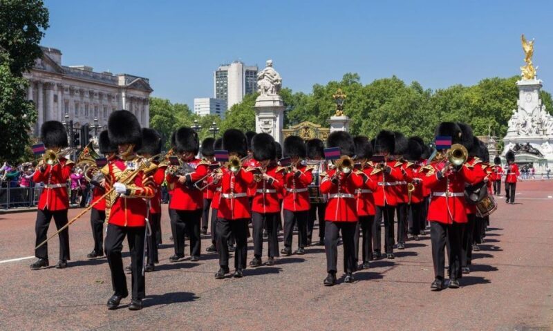 London: Private tour From Big Ben to Buckingham - Practical Considerations: Timing, Cost, and Comfort
