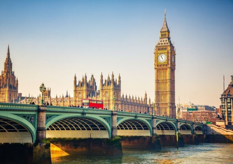 London: Private Walking Tour in Spanish - Guide Quality and Review Highlights