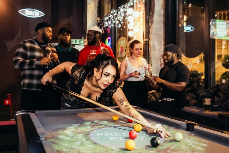 London Pub Crawl: Ultimate Central London Night Out - A No-Nonsense Guide to the London Pub Crawl: Ultimate Central London Night Out