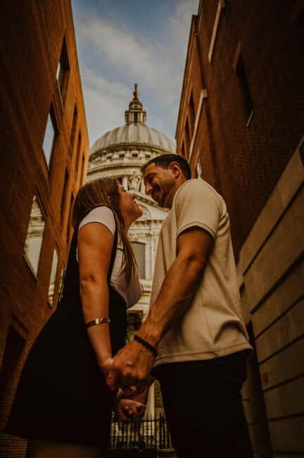 London: Romantic Photoshoot In Iconic Landmarks - Key Points