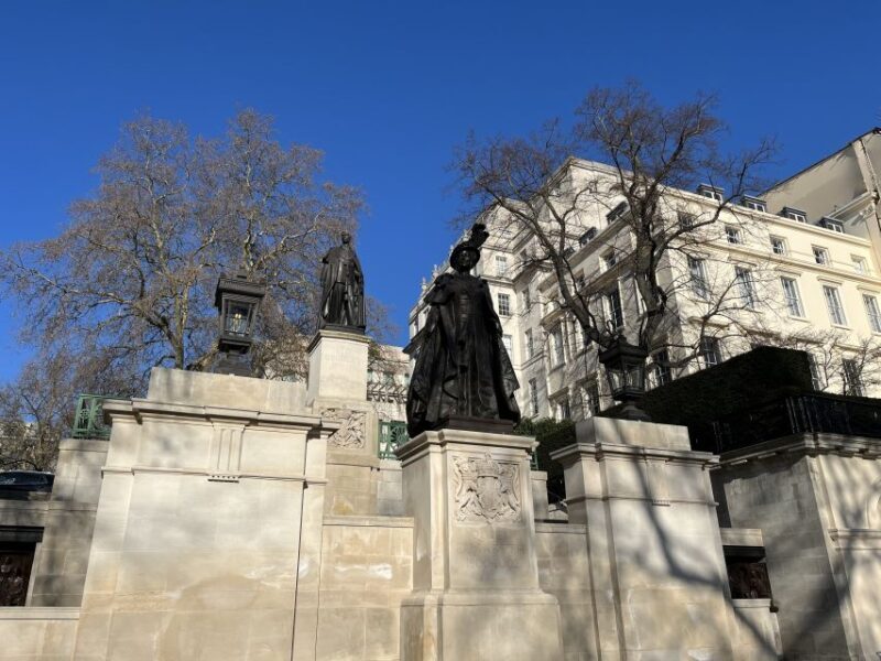 London: Royal Family and Changing of the Guards Walking Tour - Key Points