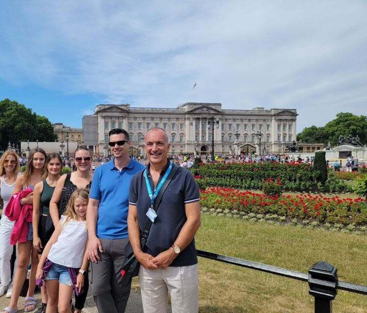 London: Royal Walking Tour and Buckingham Palace Audio Tour - An In-Depth Look at this Royal London Experience