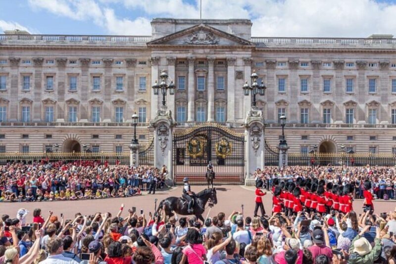 London: Royal Walking Tour with Changing Of The Guard - A Practical Exploration of London’s Royal and Political Heart