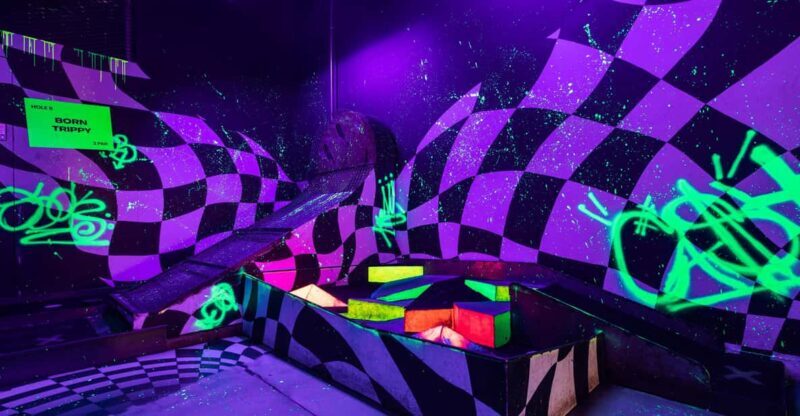 London: Shoreditch Junkyard Golf Tickets for 9 or 18 Holes - Key Points