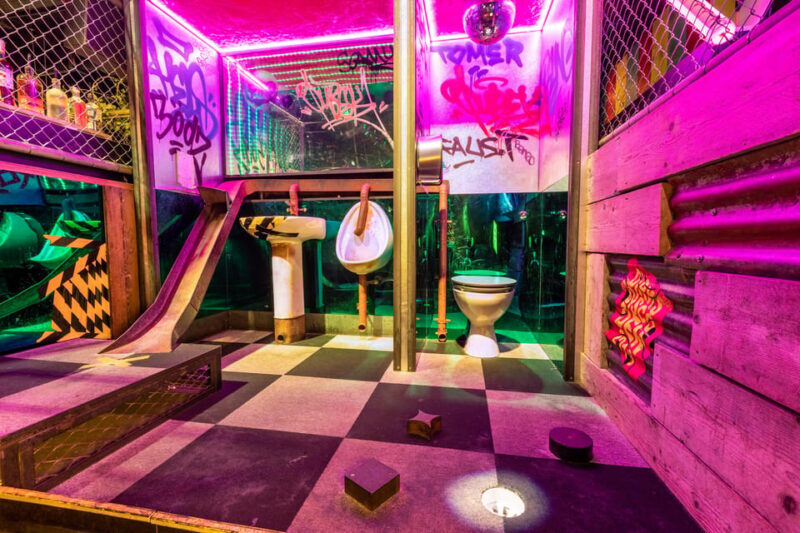 London: Shoreditch Junkyard Golf Tickets for 9 or 18 Holes - An Introduction to Londons Quirky Mini Golf Scene