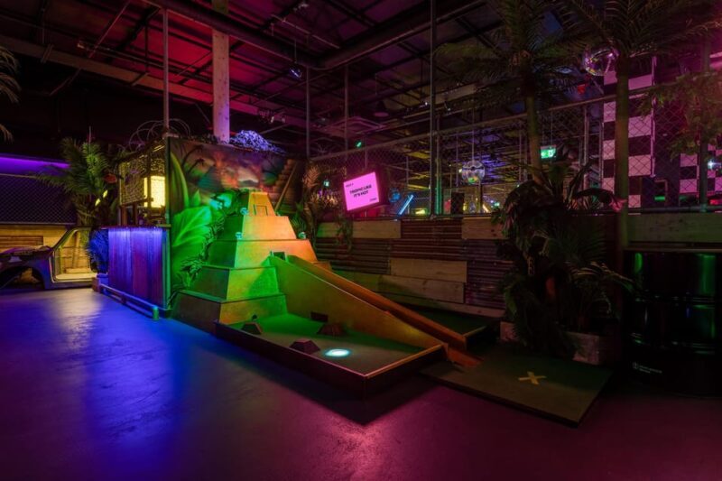 London: Shoreditch Junkyard Golf Tickets for 9 or 18 Holes - Detailed Breakdown of the Courses